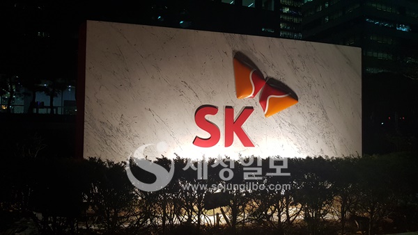 SK이노·CJ CGV, 1조원대 유상증자...'주가하락' 왜?